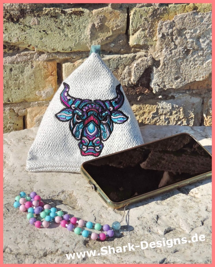 NEON Bull, the slightly different embroidery motif in 7 sizes