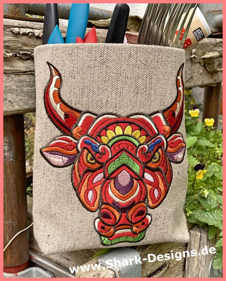 NEON Bull, the slightly different embroidery motif in 7 sizes