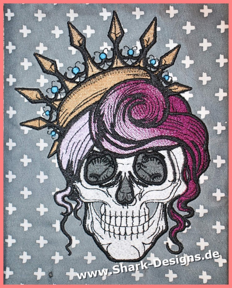 Embroidery file Grunge Lady in skull sizes