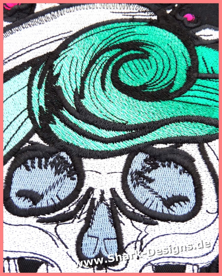 Embroidery file Grunge Lady in skull sizes