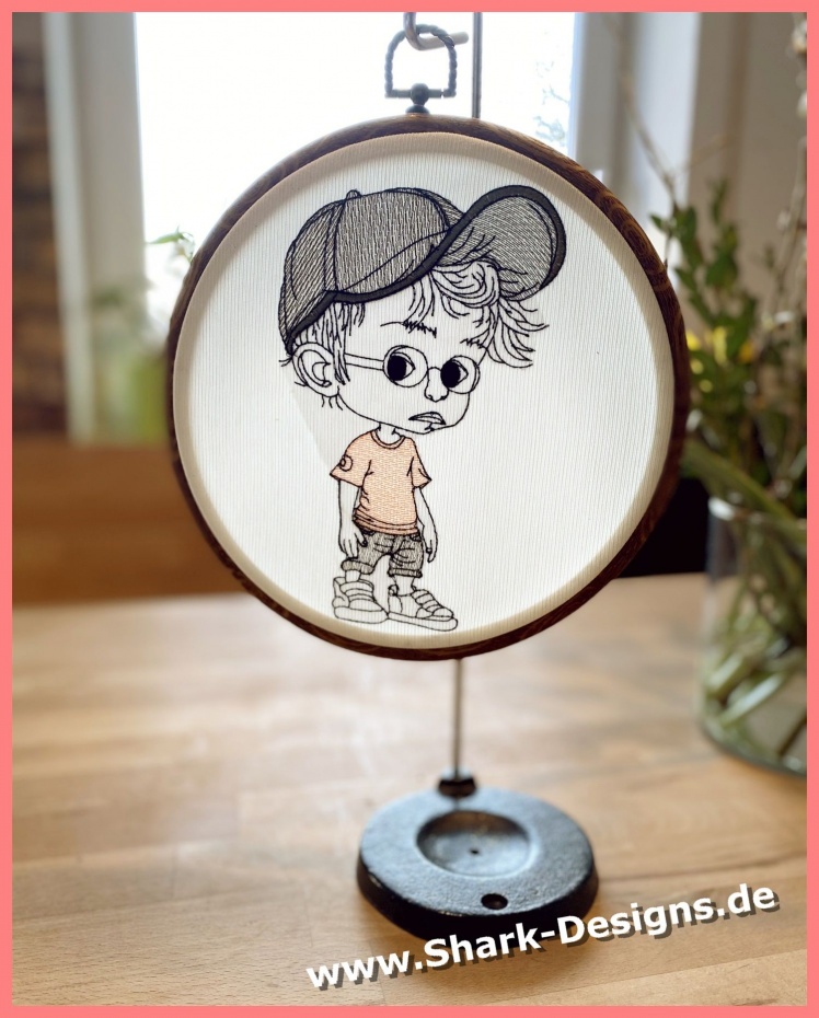 Embroidery file Junior Matteo in 6 pouting sizes