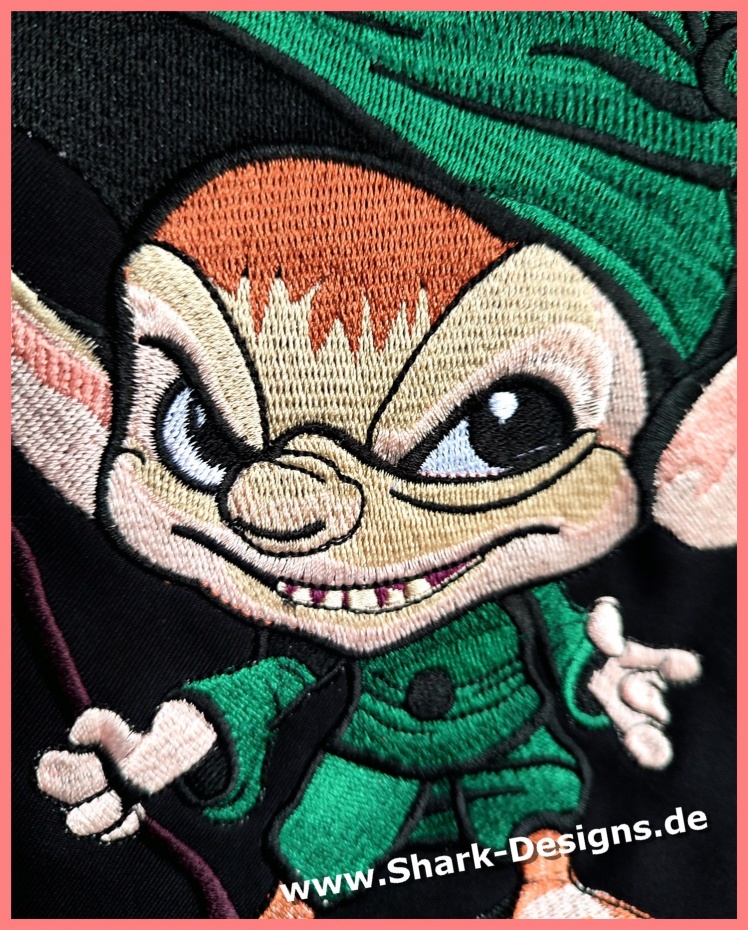 Embroidery file walking gnomy in 6 mischievous sizes