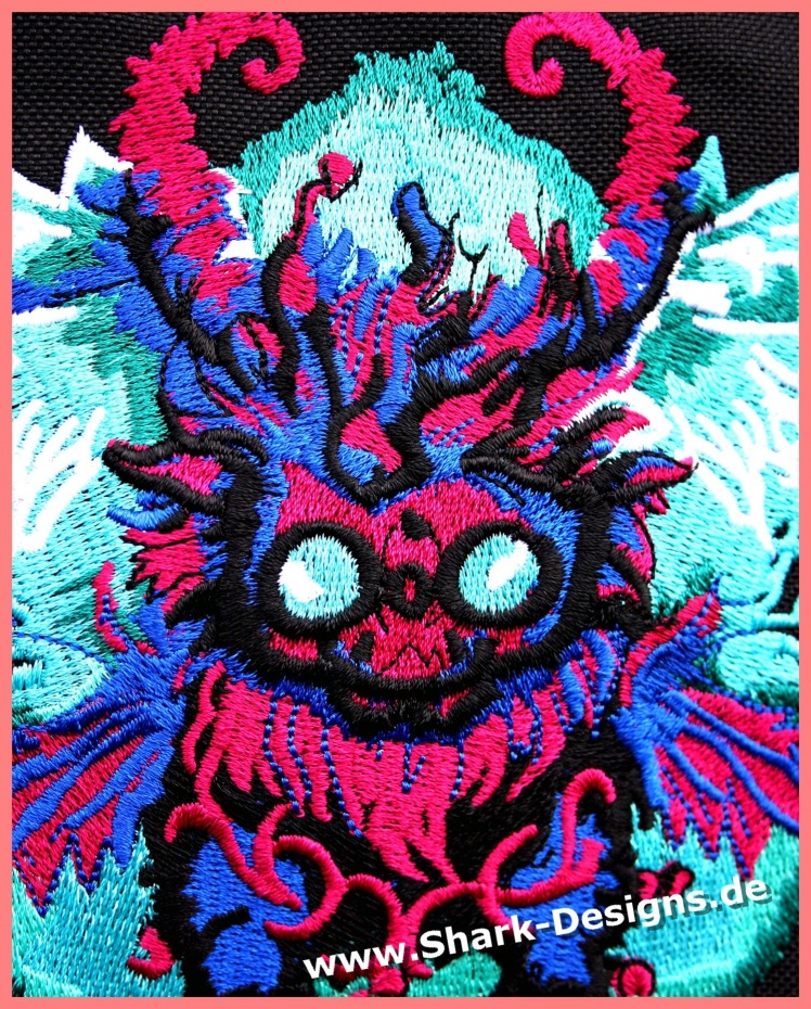 Embroidery file little monster in 5 colorful sizes