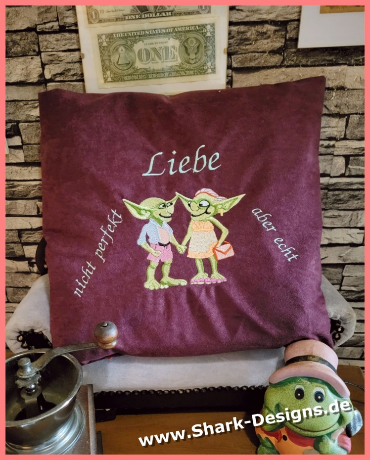 Embroidery file Goblin couple in 7 very much in love sizes