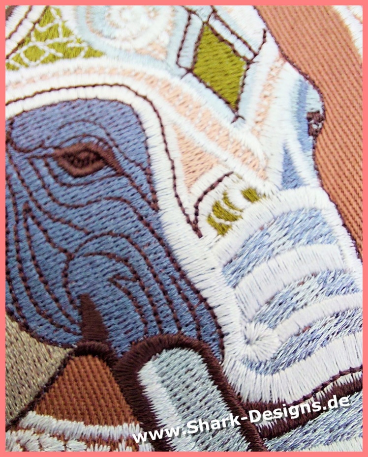 Embroidery file Celtic Elephant in 8 noble sizes