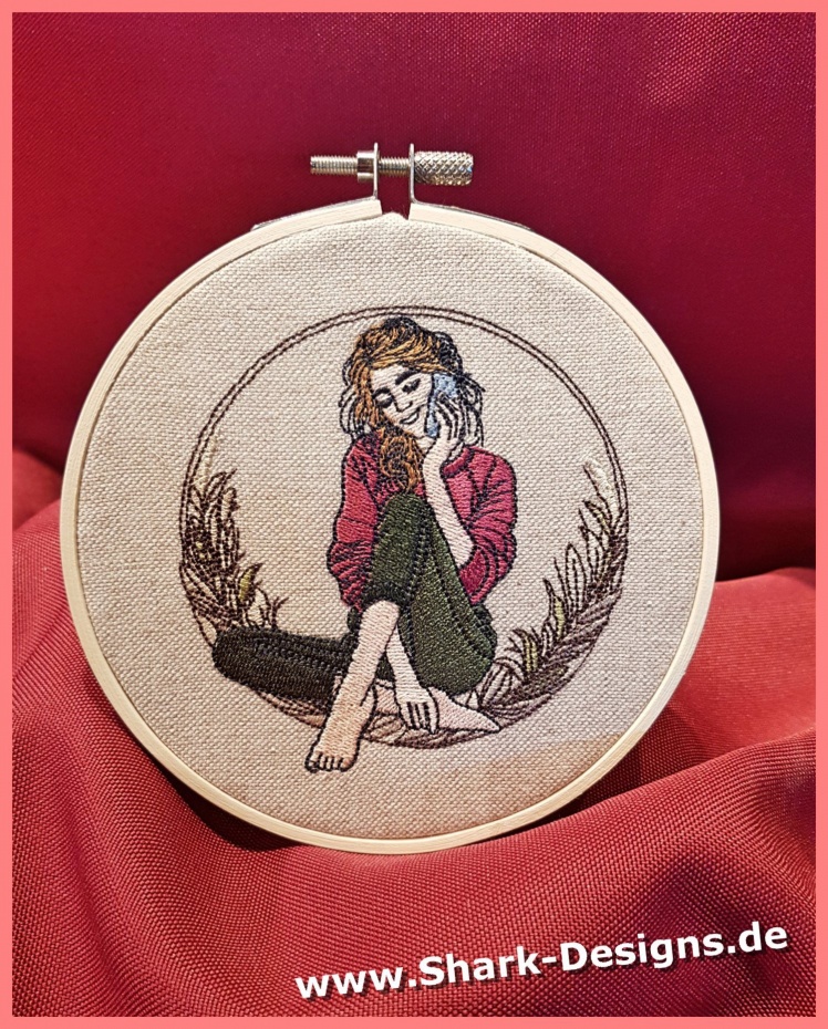 Embroidery file mobile girl in 7 fun sizes