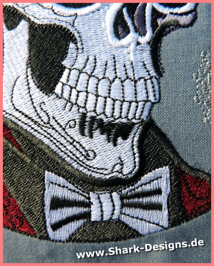 Steampunk skull embroidery file in 6 eye-catching sizes