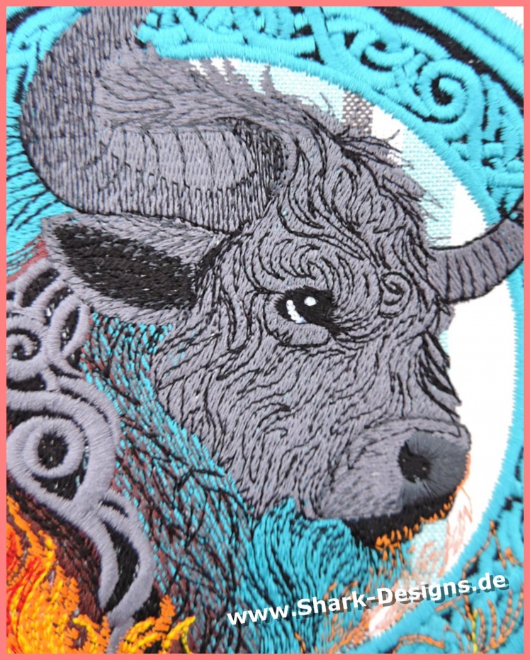 Stickdatei Celtic Bull in 6 starken Größen