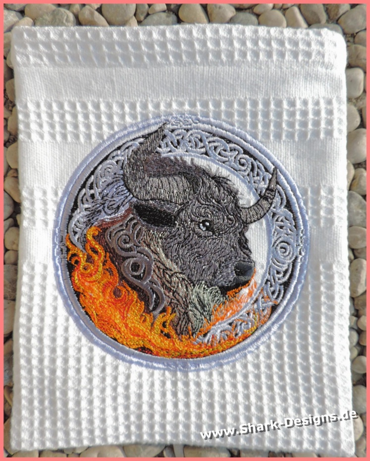 Stickdatei Celtic Bull in 6 starken Größen