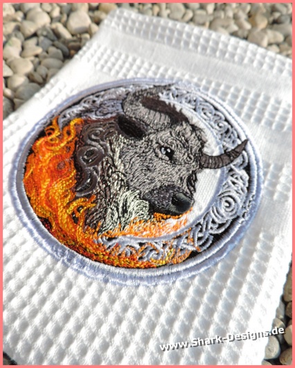 Stickdatei Celtic Bull in 6 starken Größen
