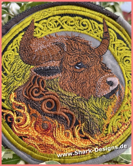 Stickdatei Celtic Bull in 6 starken Größen