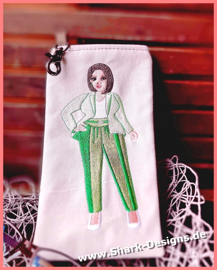 Embroidery file Curvy Fashion in 5 fancy sizes